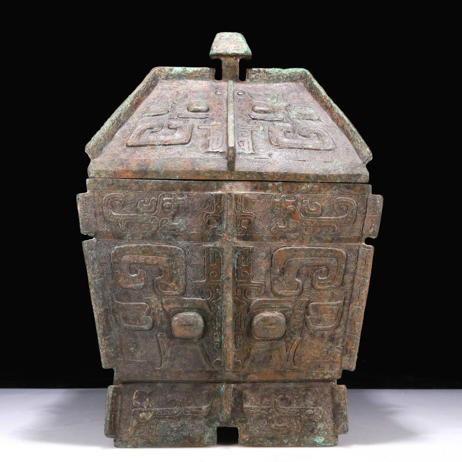 A Brilliant Bronze 'animal Mask' Jar And Cover With Inscriptions Auction