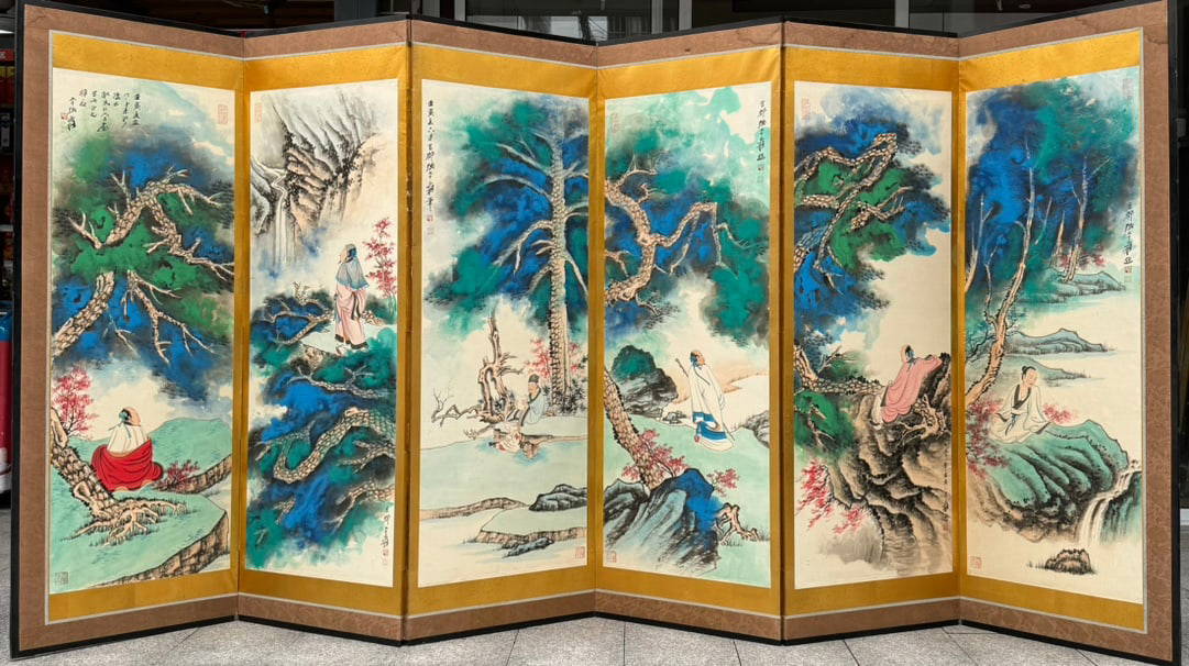 A Chinese Hand Scroll Ink Painting Of Character And Story Pattern On ...