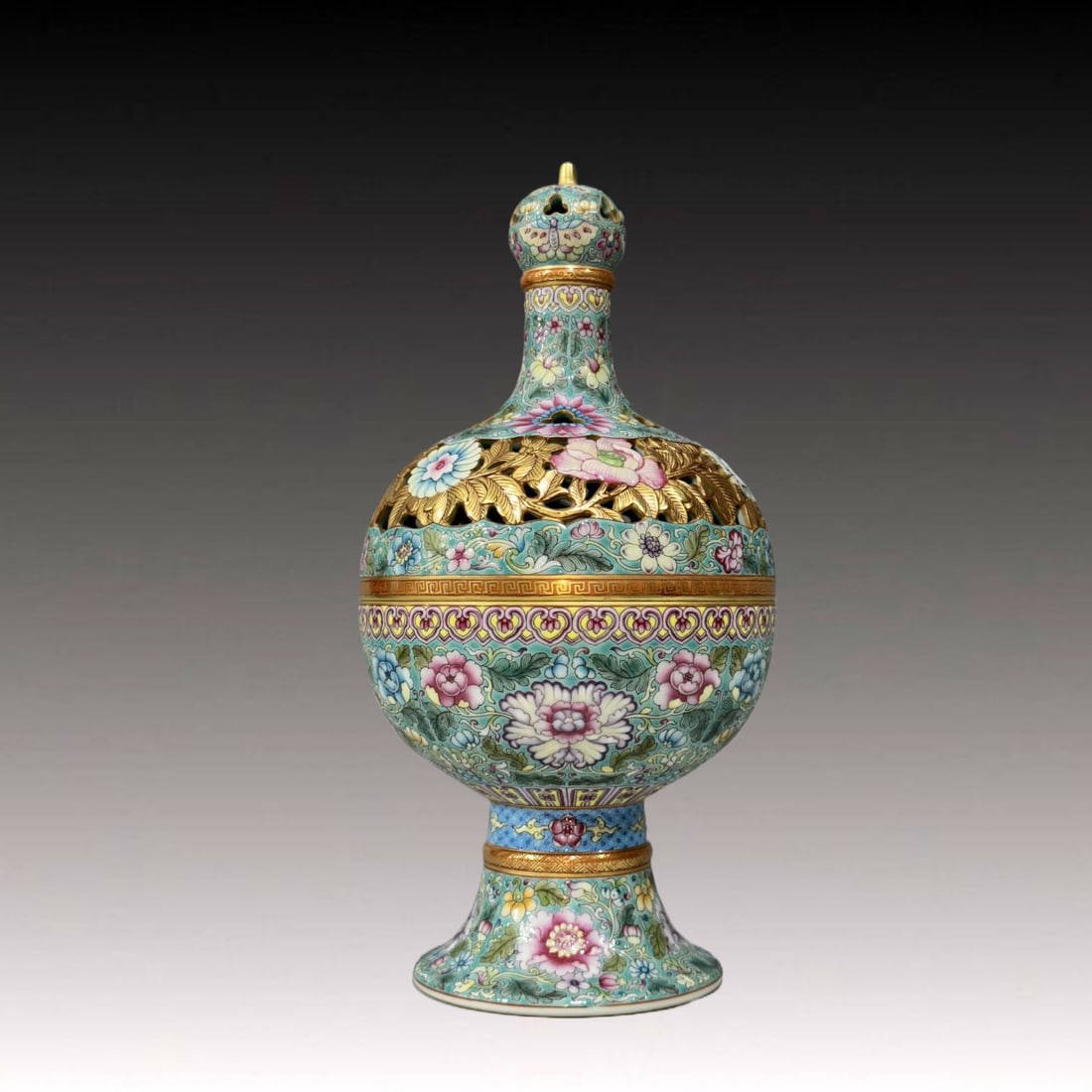 An Exquisite Green Ground Famille-rose Hollow Flower Pattern Censer Auction