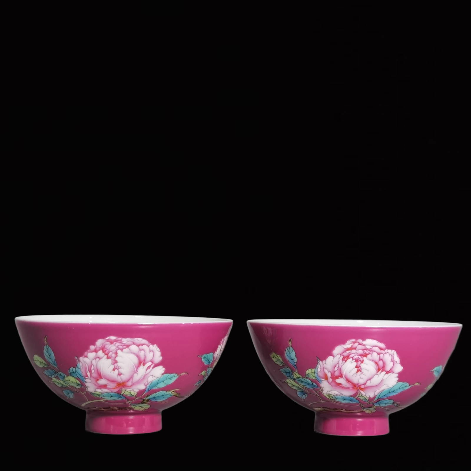 A Pair Of Exquisite Ruby Red-ground Famille-rose Flower Pattern Bowls ...