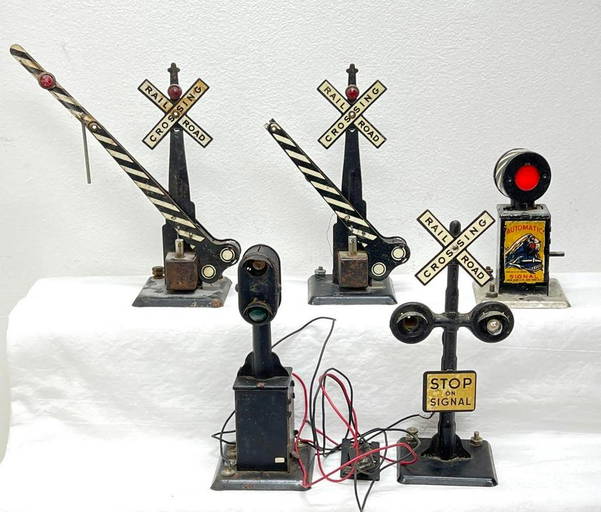 Postwar Marx O Gauge twin light crossing flasher crossing gate block ...