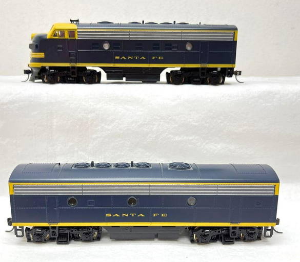 Stewart Hobbies Ho Gauge Atsf Blue F9 Diesel A B Units