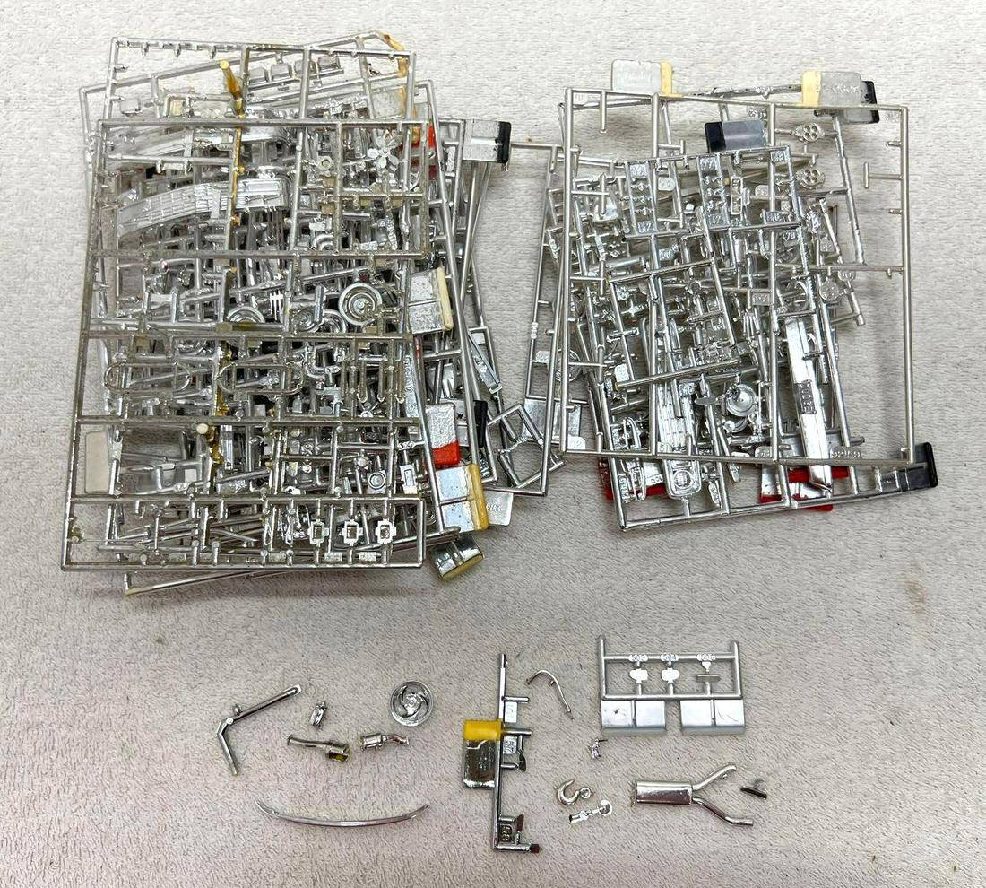Vintage Model Kit parts Junkyard bashing scrap chrome on sprue (#0158 ...