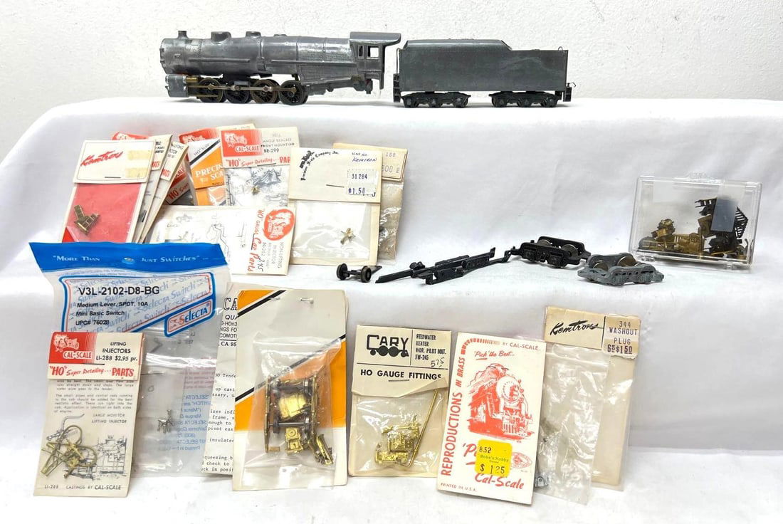 Ho Scale Die-cast Kit For A C&nw 2-8-4 Steam Loco And Tender Unbuilt ...