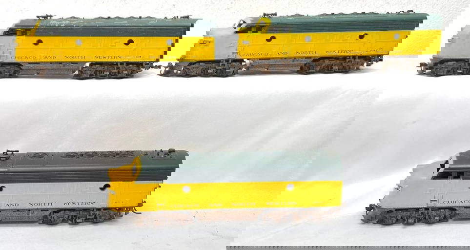 Ho Scale C&nw Diesel Locomotive A Units 4072a 4079a 4079c