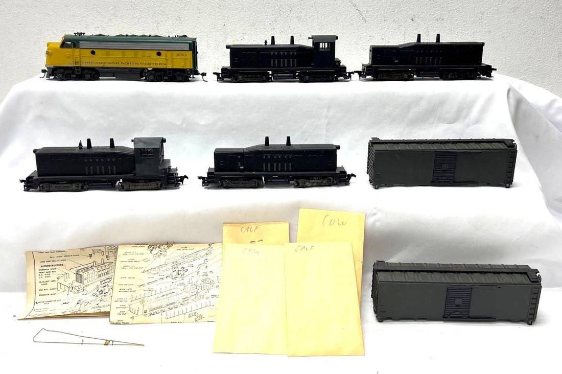 Ho Scale C&nw Diesel Locomotive A Units Sw Calves Auction