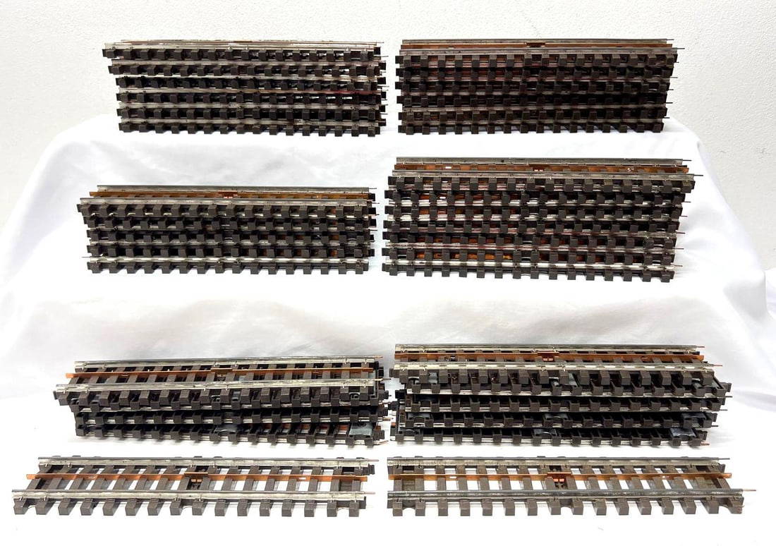 Thirty-five Postwar Lionel Super O No. 32 Sections Of Track W/31-7 Auction