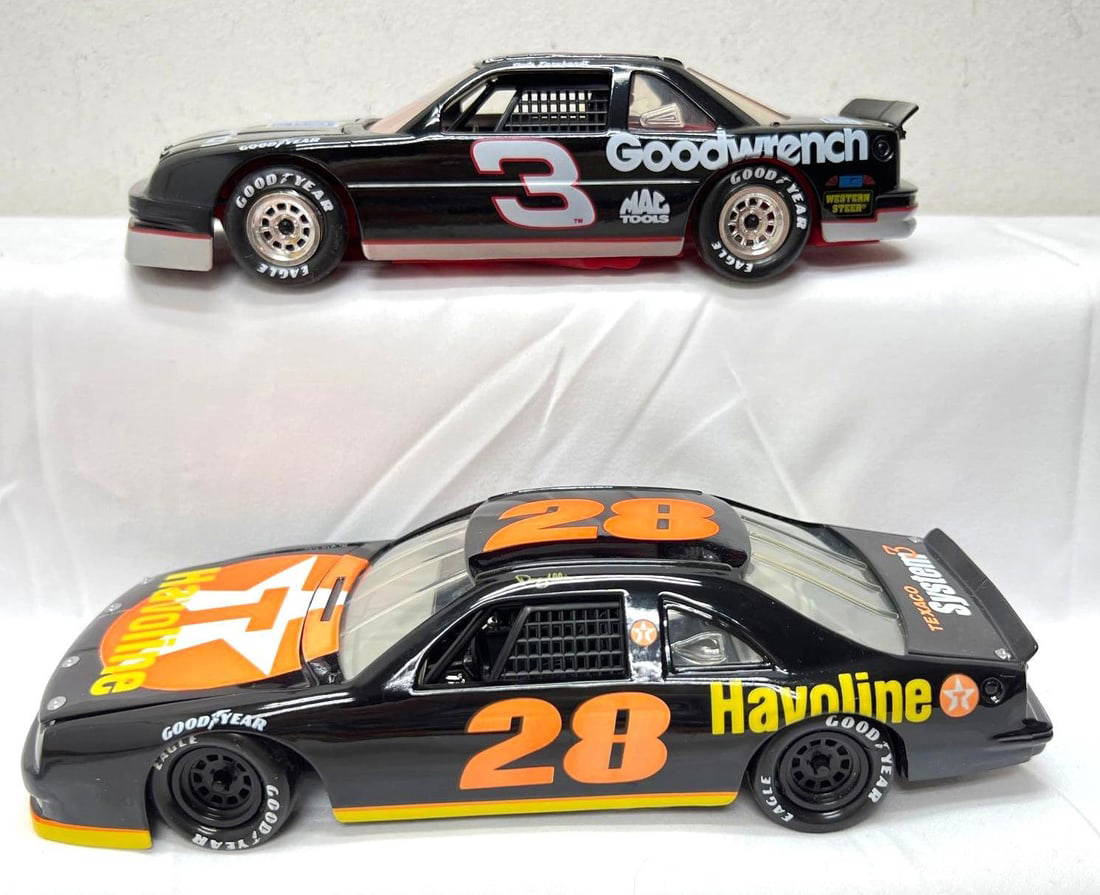 Lot Of Two Revell Racing Champions 1 24 Scale Dale Earnhardt And Davy ...