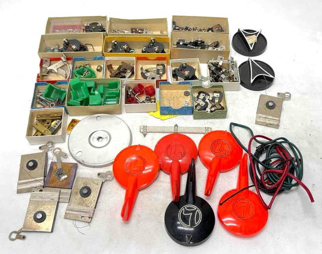 Postwar Lionel O Gauge Transformer Handles Buttons More