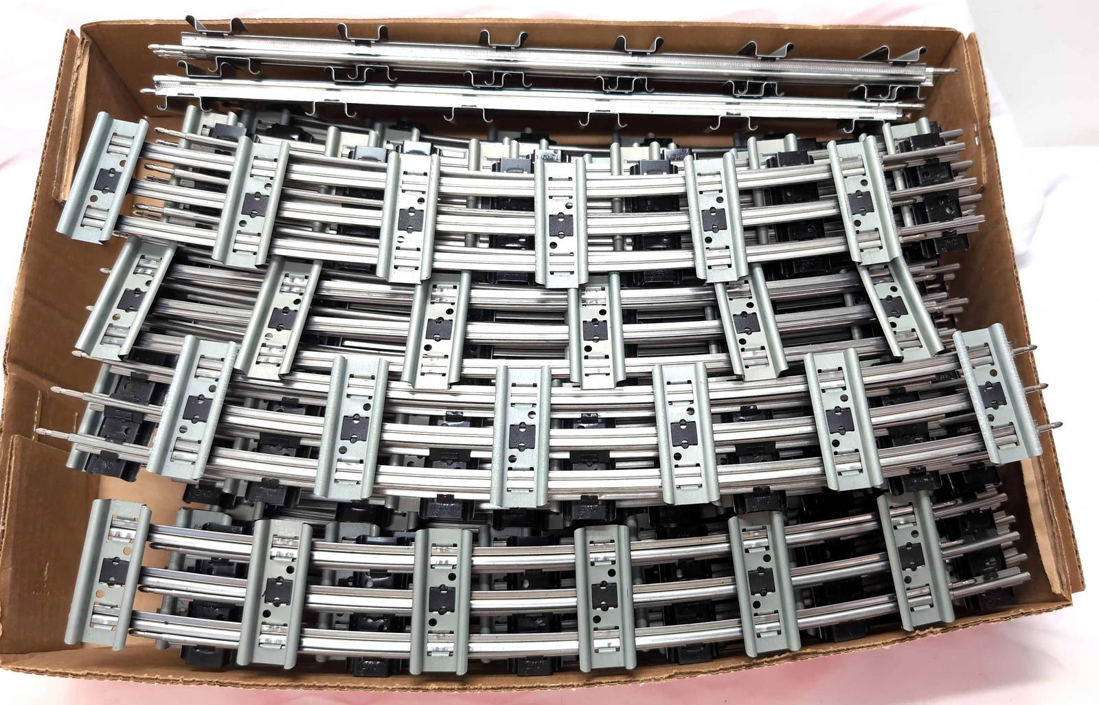 Fifty-two Modern Era Lionel O Gauge Sections O72 Track Auction