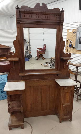 Barber back bar (#0233) on Dec 31, 2022 | Freeman Yoder Auctions in PA