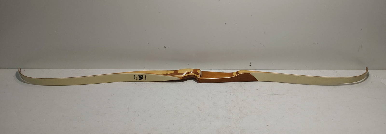 Locksley Tiger Recurve Bow Auction