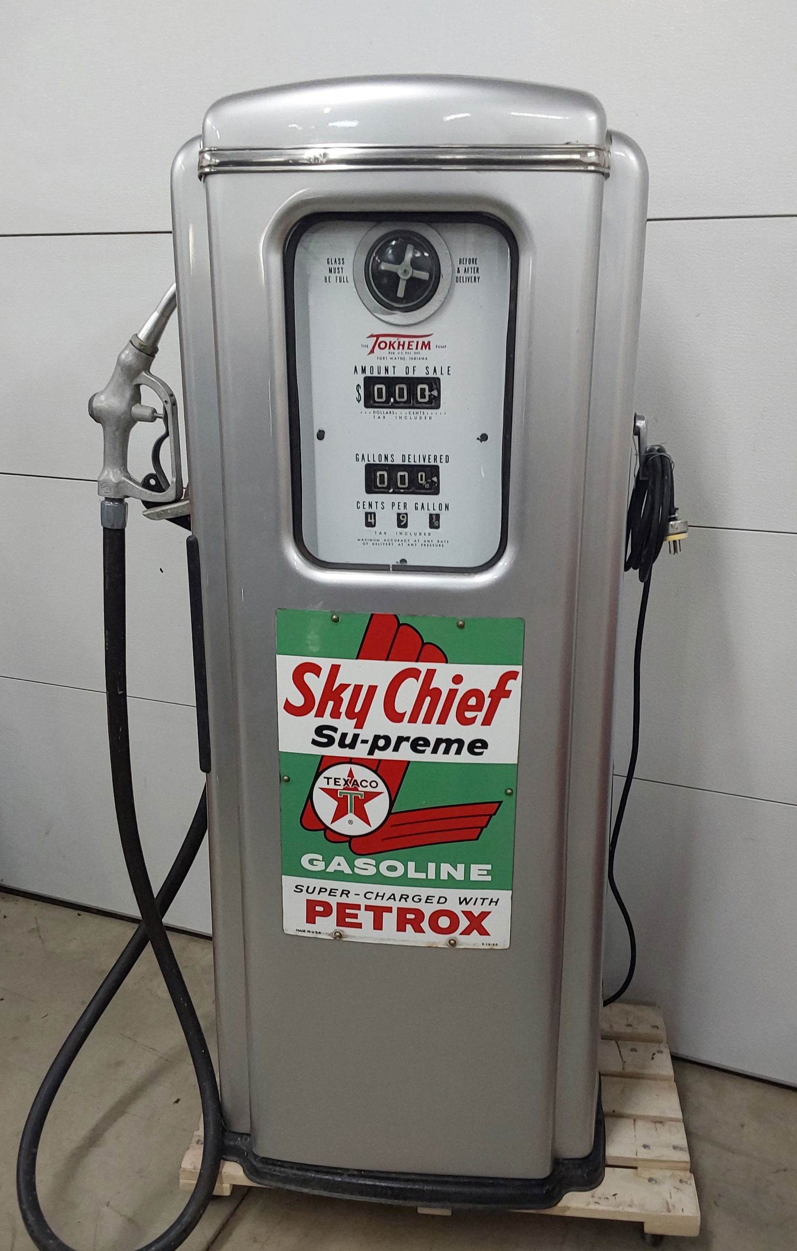 Tokheim Model 39 Gas Pump Auction