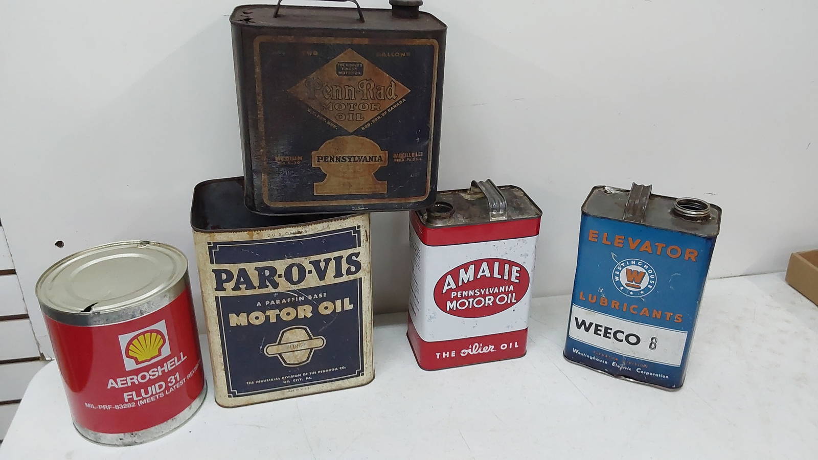 (5) Miscellaneous Oil/fluid Cans Auction