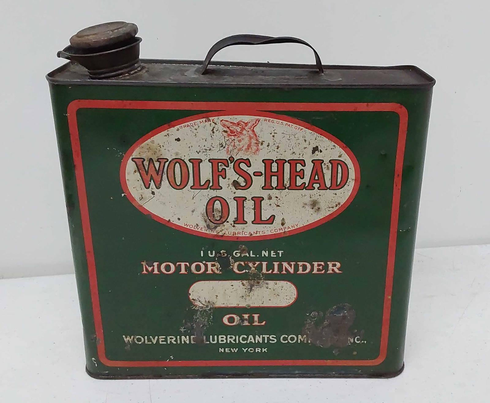 1 Gal Flat Can Wolfs Head Oil Auction
