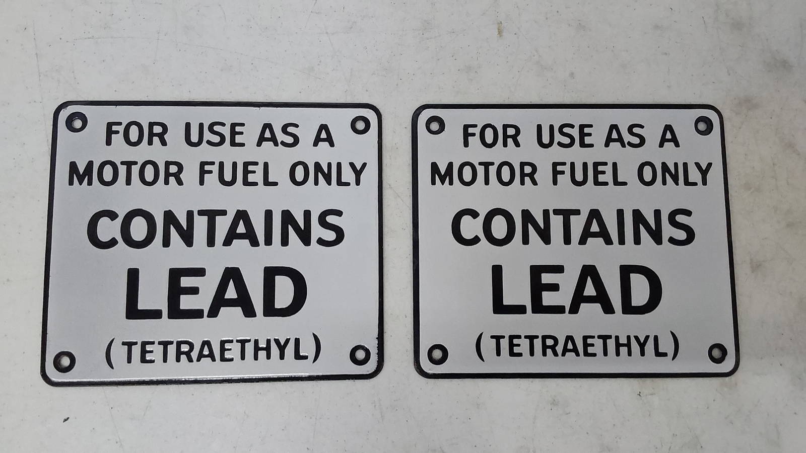 (2) Nos Porcelain "contains Lead" Signs Auction