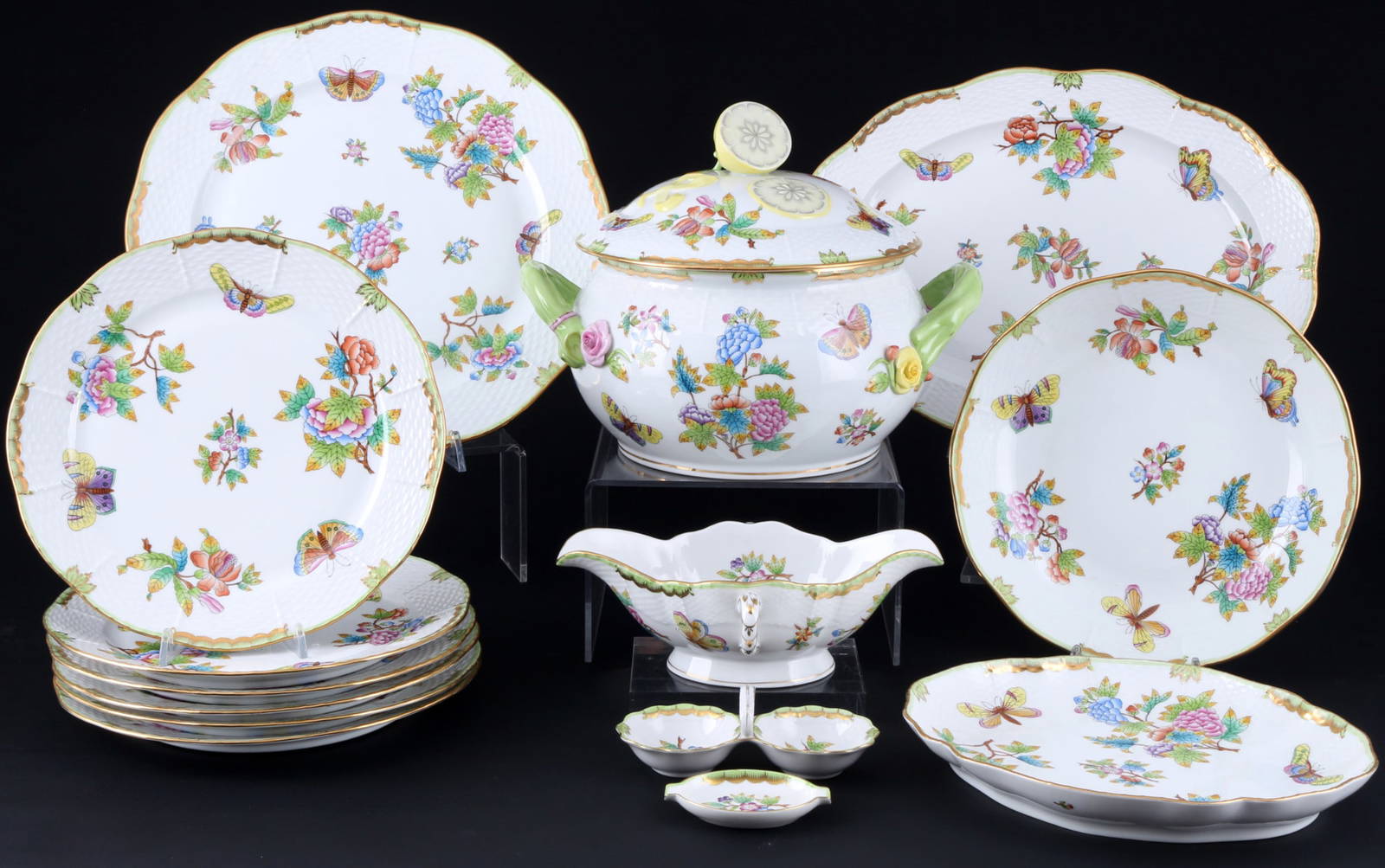 Herend Queen Victoria Dinner Service For 6 Persons, Auction