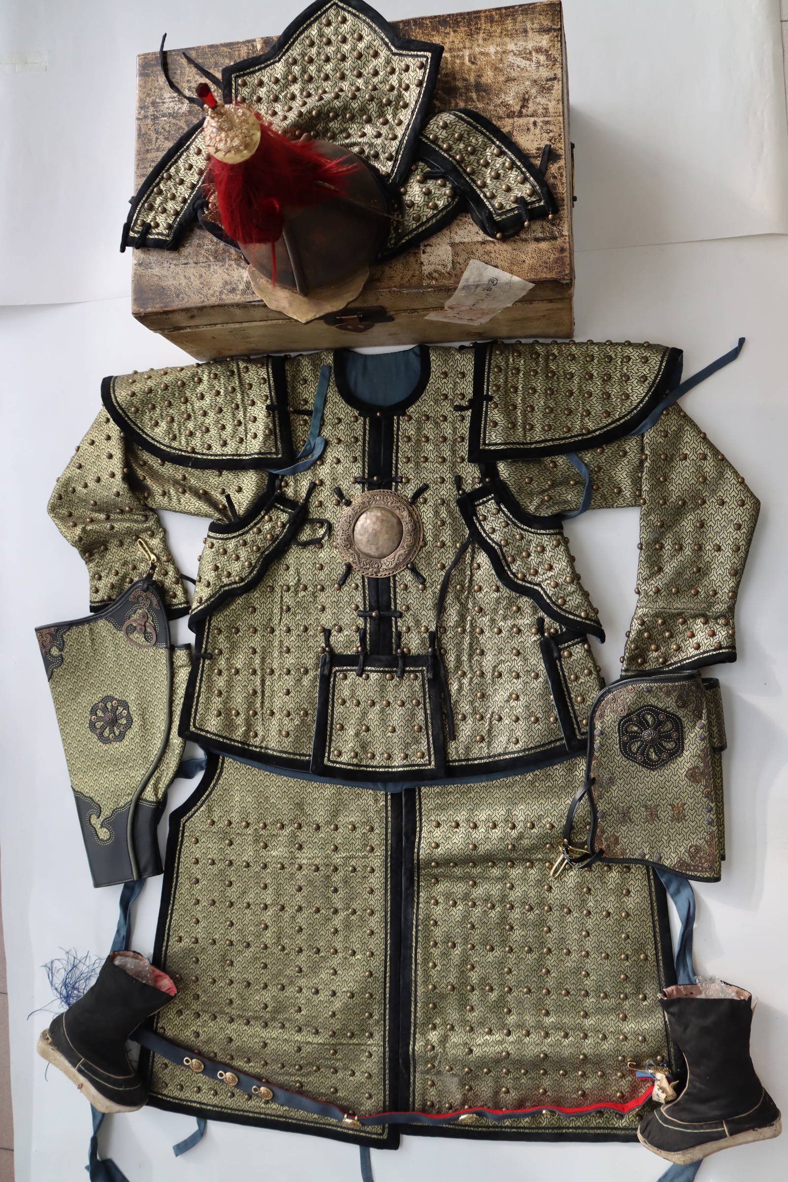 Full Set Of Qing Dynasty Armor Auction