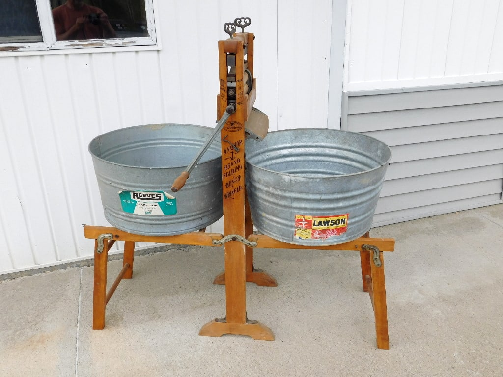 An Anchor Brand #771b Double Bench Wringer/washer C.1900