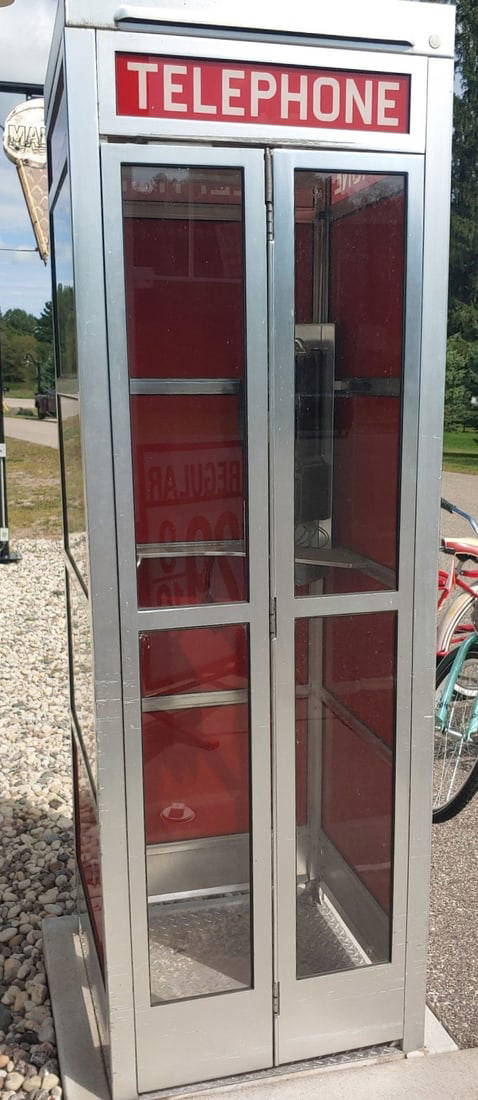 Wisconsin Bell Phone Booth W/ Rotary Phone Auction