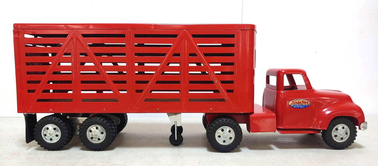 1950s Mound Metalcraft Tonka Livestock Hauler Truck & Trailer - Oct 28, 2023 | W Yoder Auction ...