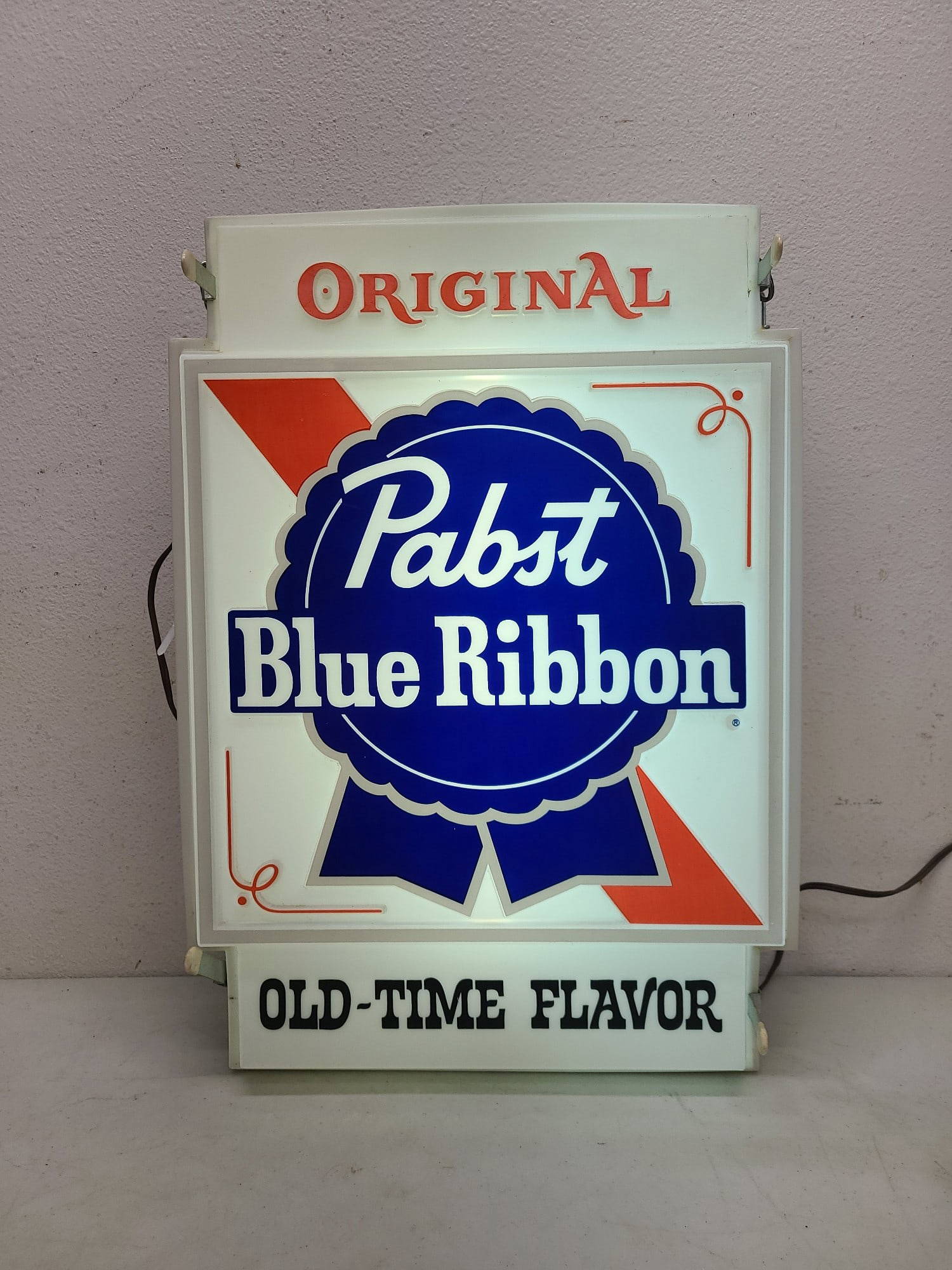 Pabst Blue Ribbon Lighted Sign Auction