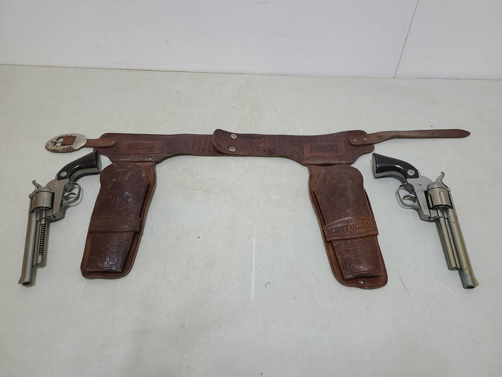 Gunsmoke Matt Dillon Leather Holster & Cap Gun Toys Auction