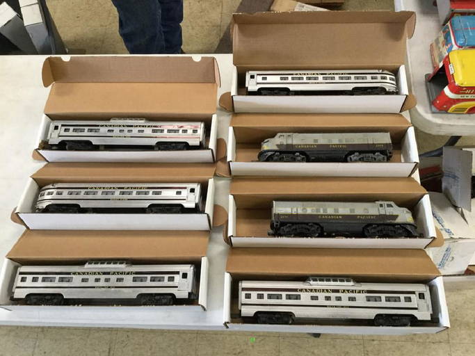 7 Pc Lionel Canadian Pacific Post War Train Set,