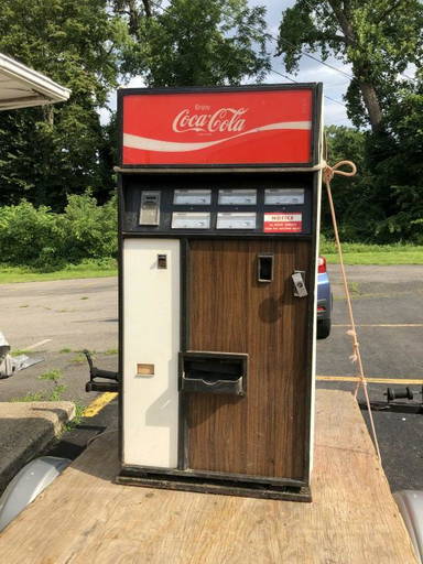 1970's Coca Cola Machine Made By Dixie Narco Inc, Model