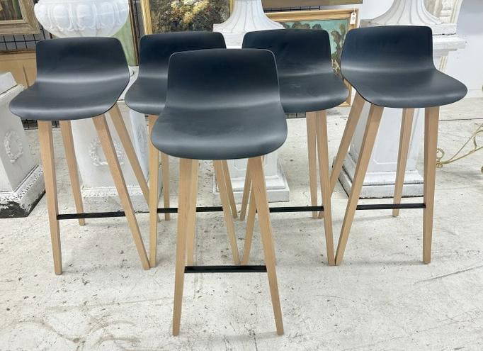 (5) Brunner Fina Designer Bar Stools In Fine Condition, They Measure 36 ...