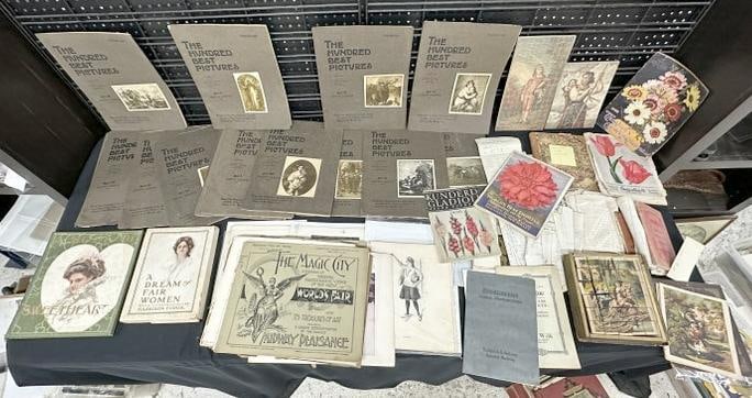 Misc. Ephemera Lot - Volumes Of The Hundred Best Pictures, World's Fair The Magic City Booklets ...