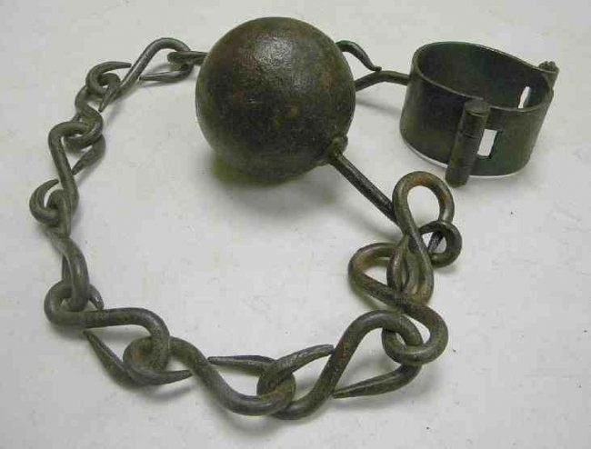 OLD CAST IRON PRISON BALL & CHAIN : Lot 195