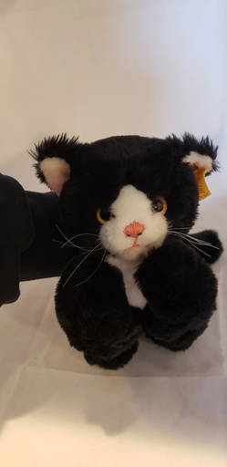 Steiff Cat 5522/25 Button in Ear Black & White (#0298) on May 07, 2022 ...