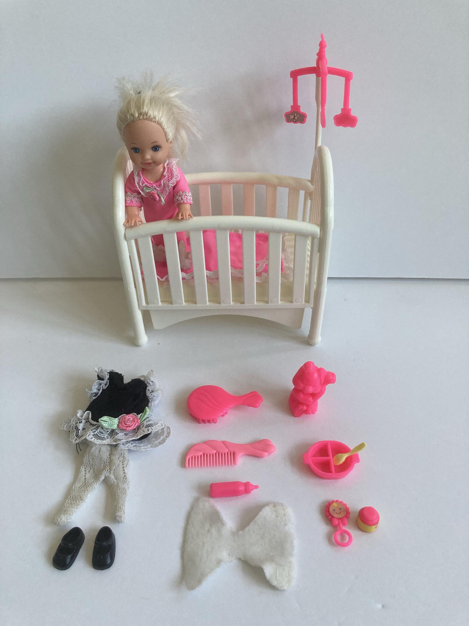 Vintage Kelly Baby Sister Of Barbie With Crib And Accessories