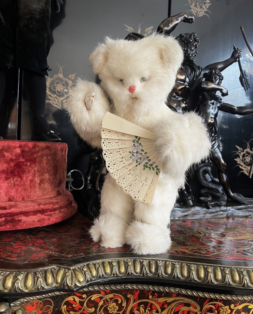 A Rare Roullet & Descamps Automaton Cat With Fan Circa 1900 Auction