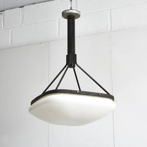 STUDIO BBPR Lustre moderniste à structure en métal laqué noir, hampe ...