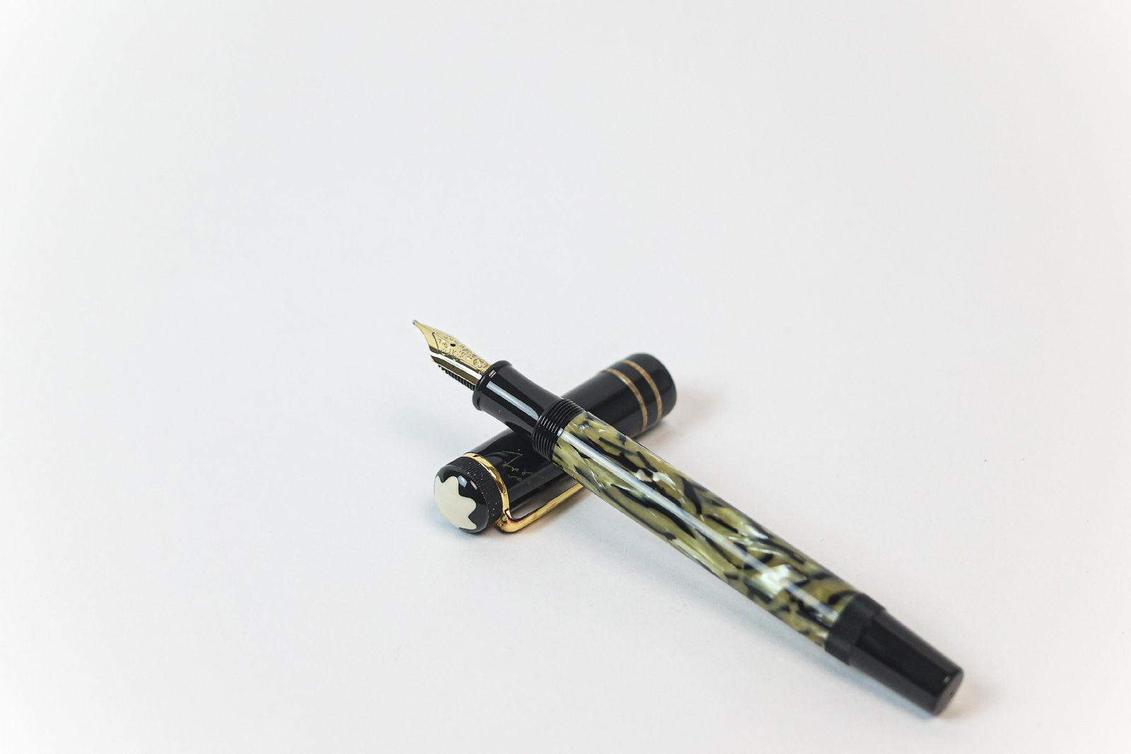 Mont Blanc Oscar Wilde Limited Edition Fountain Pen