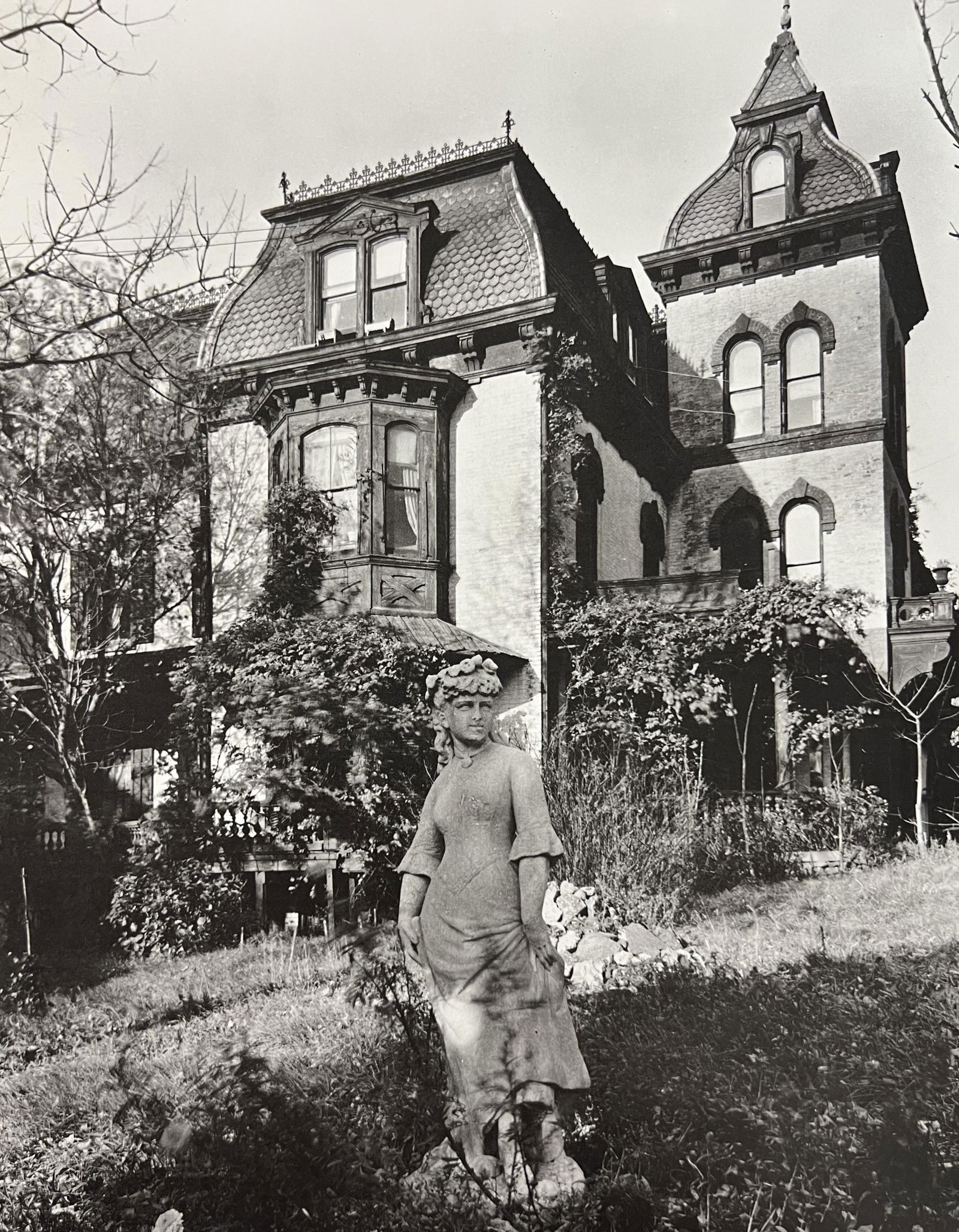 Berenice Abbott, Wheelock House, 1930s, (#0204) on Jan 22, 2023 | U.R.D ...