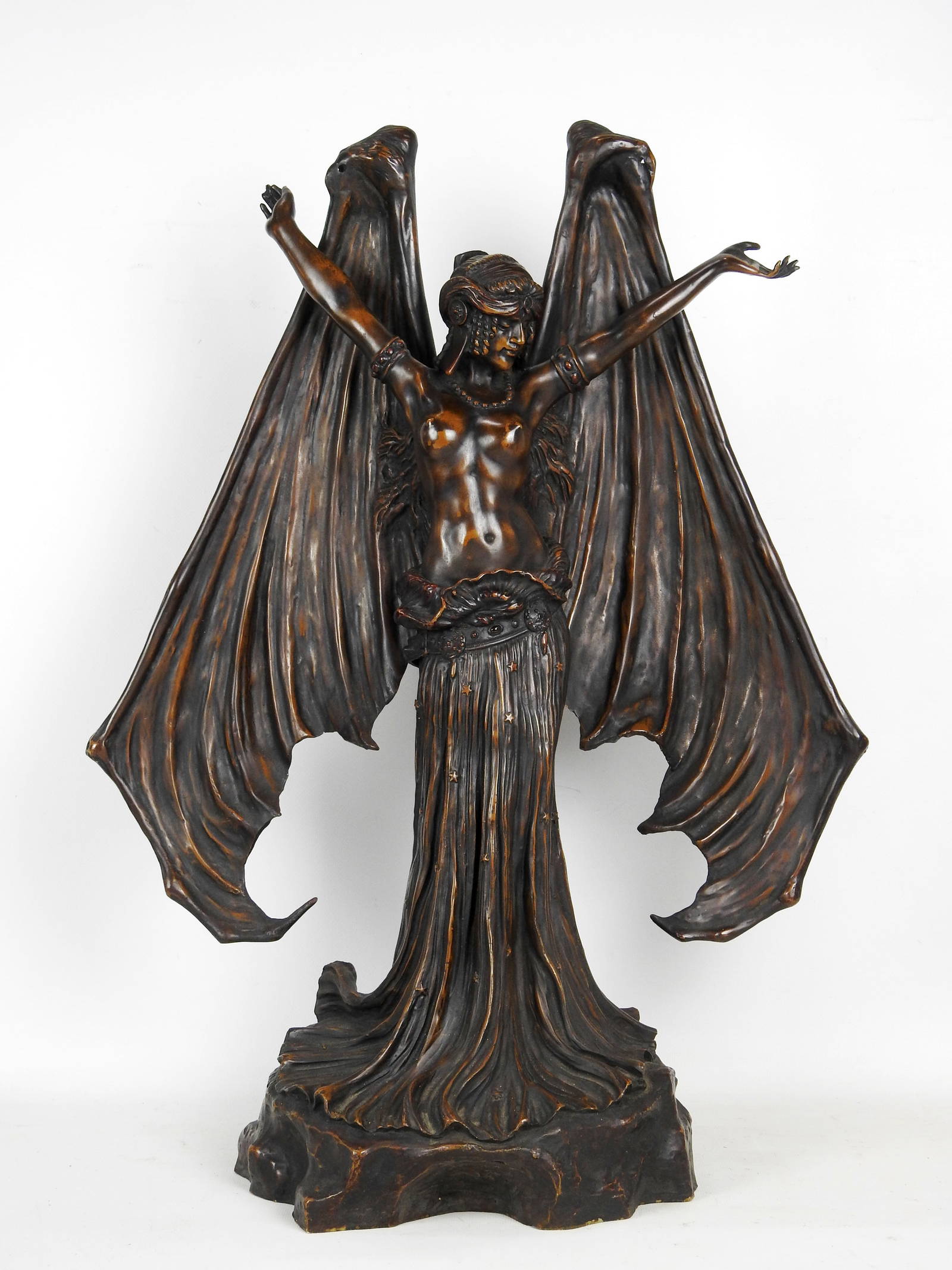 Figure En Bronze Representant 'le Vampire' Ou 'la Chauve-souris' D ...