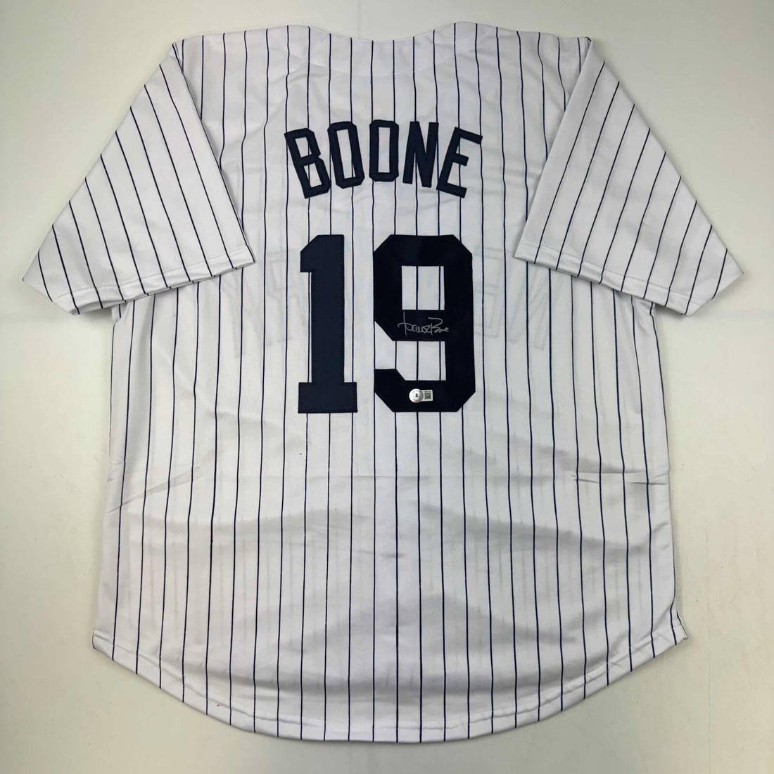 Autographed/signed Aaron Boone New York Auction
