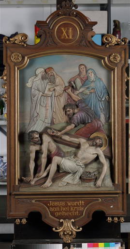 Een Groot, Gepolychromeerd Gietstuk Van De Kruisiging. Onde