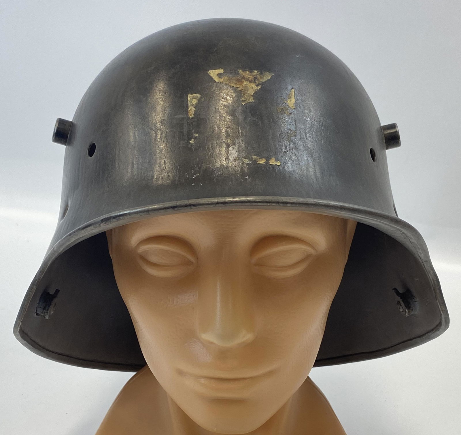 1939-45 WW2 GERMAN ARMY HELMET - Mar 08, 2023 | Les Collectibles in Qc