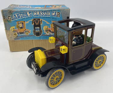 1950's Distler Germany Battery Operated Tin Toy Car