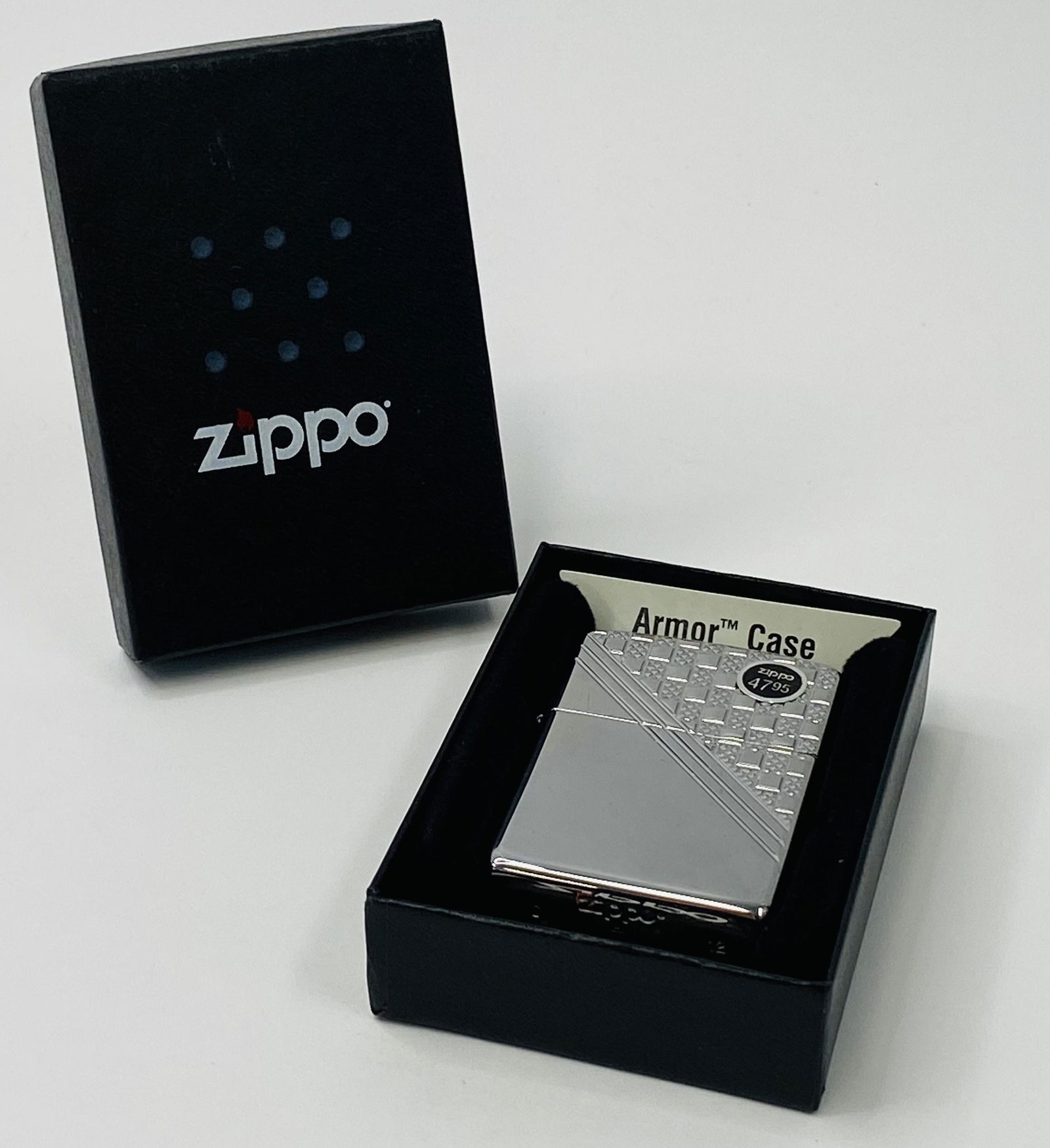 ZIPPO LIGHTER & BOX - Mar 15, 2023 | Les Collectibles in Quebec
