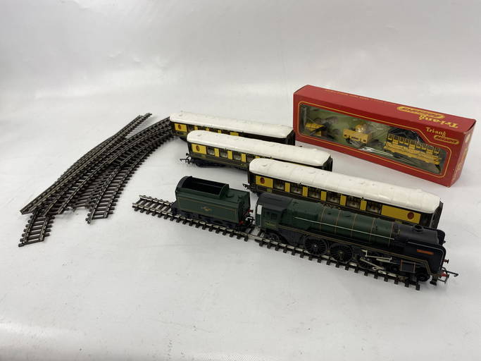 Vintage Ho Tri Ang Train Set