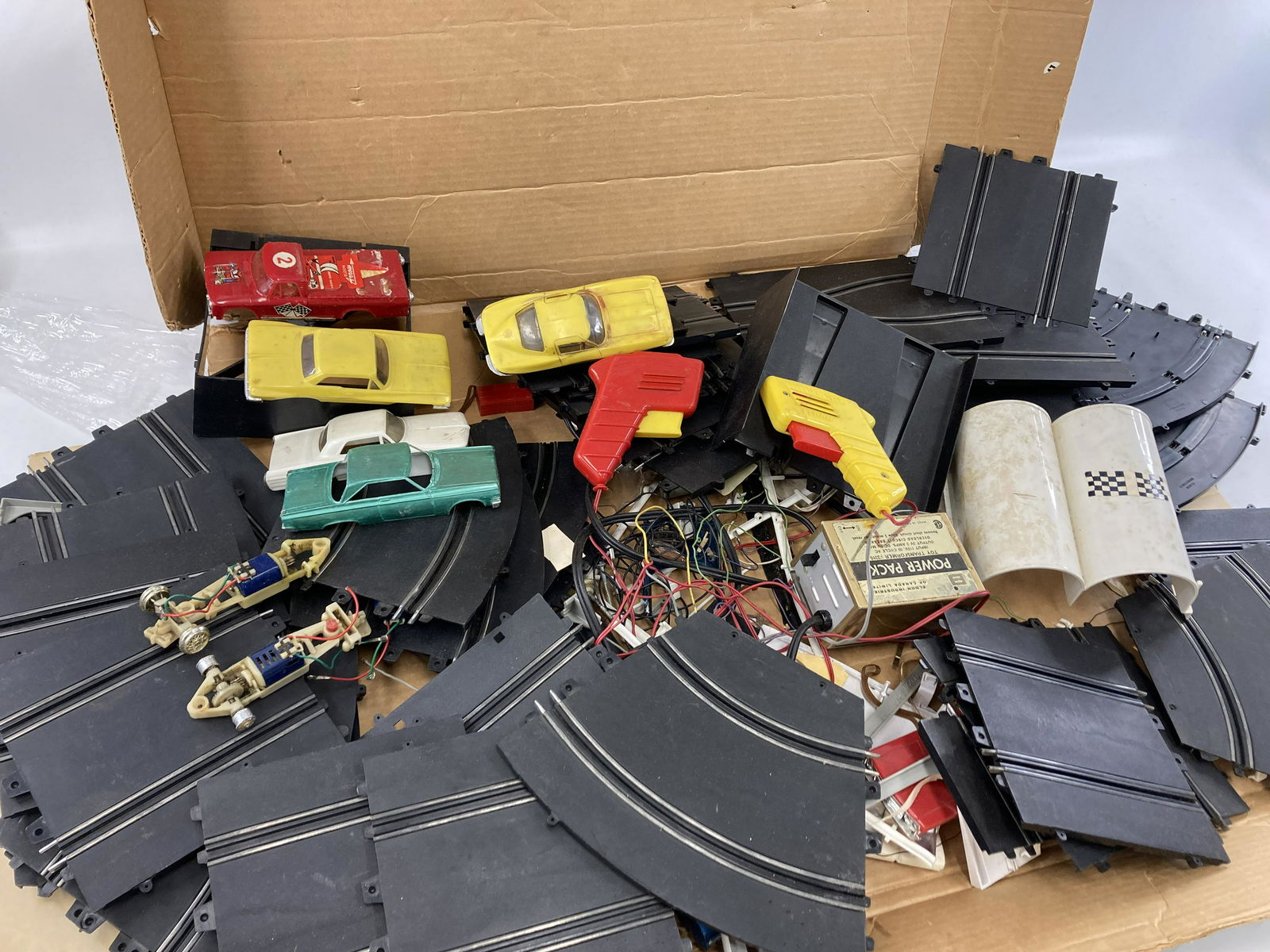 Vintage Eldon's Race Track & Box Auction