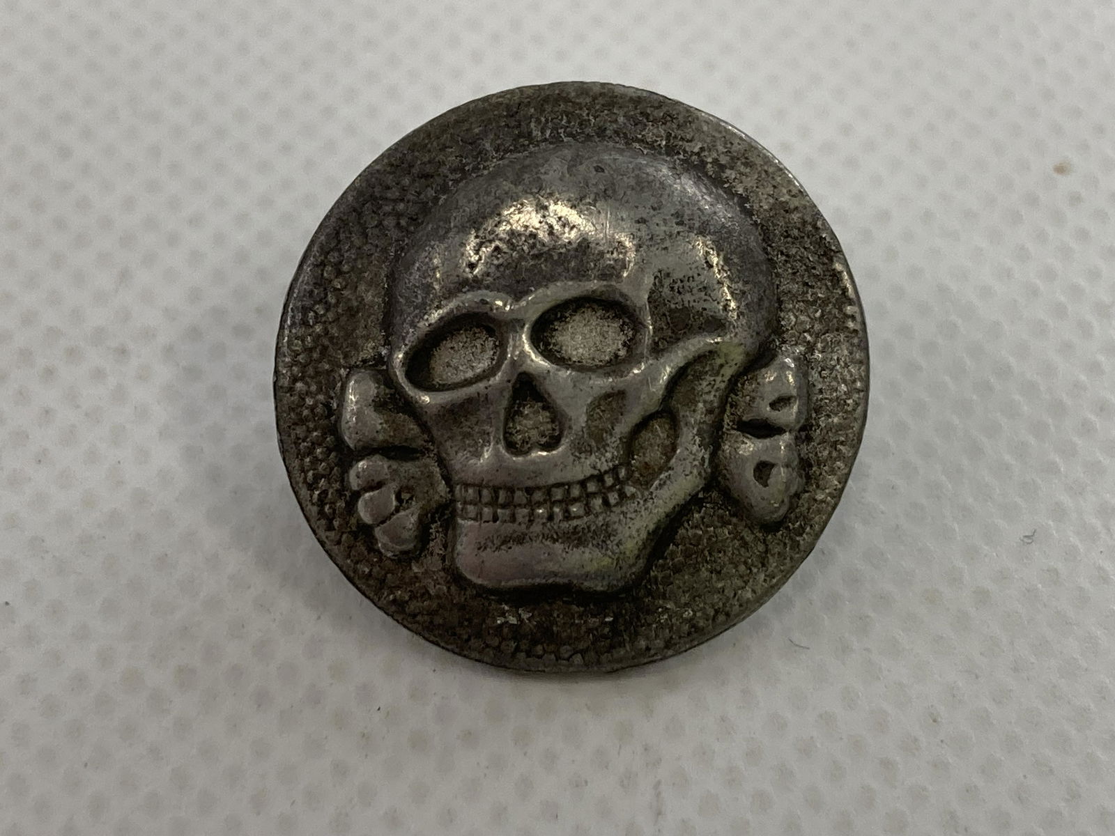 1939-45 Ww2 German Waffen Ss Button Auction