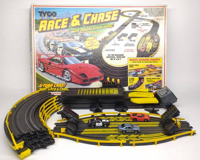 Tyco Race & Chase Slot Car Track Set