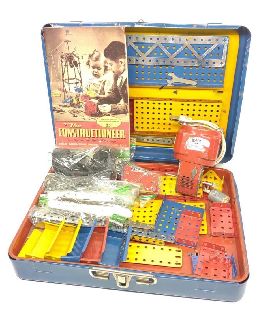 The Constructioneer #8 Metal Toy Building Set