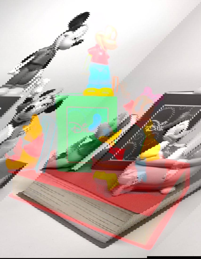 25" Tall Disney Mickey Book Store Display / Statue Auction